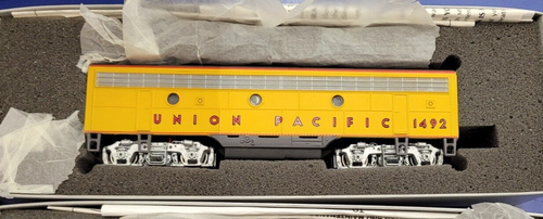 BACHMANN PLUS HO Powered Locomotive F7B EMD B Unit Union Pacific #1492 ...