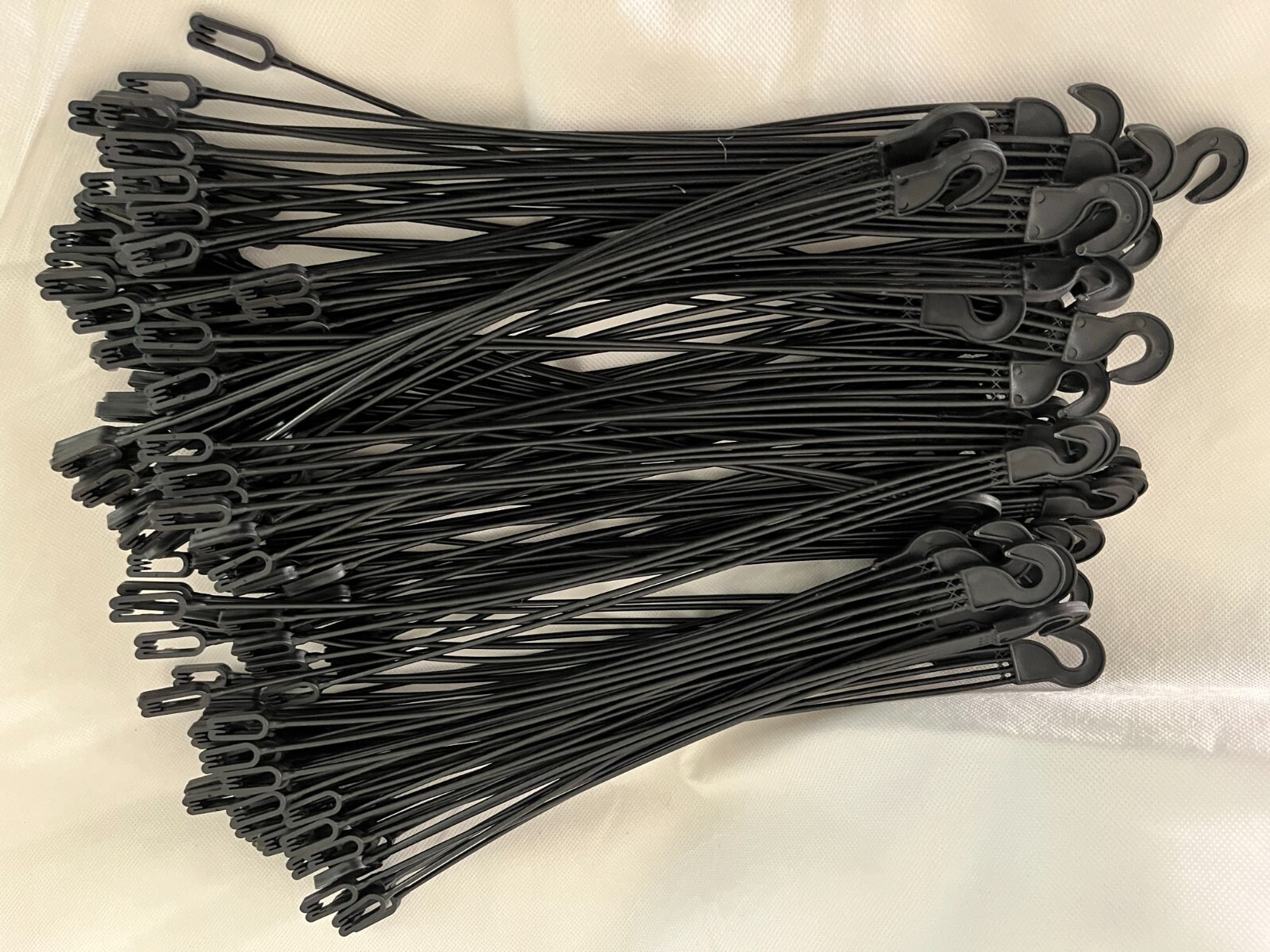 360 mm Black Universal Hangers for Plastic Pots 4 Prong Hanger - 4 Arms ...