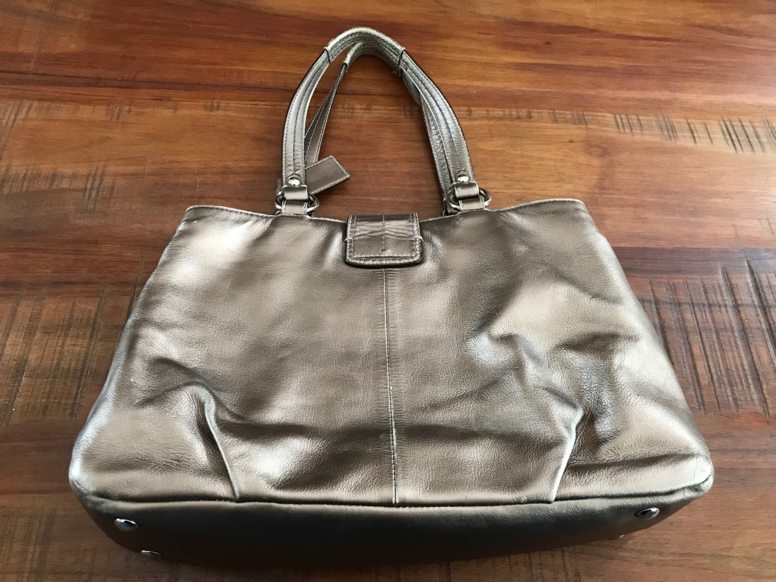 COACH HANDBAG - GOLD WITH INSIDE FUCHSIA - Gem