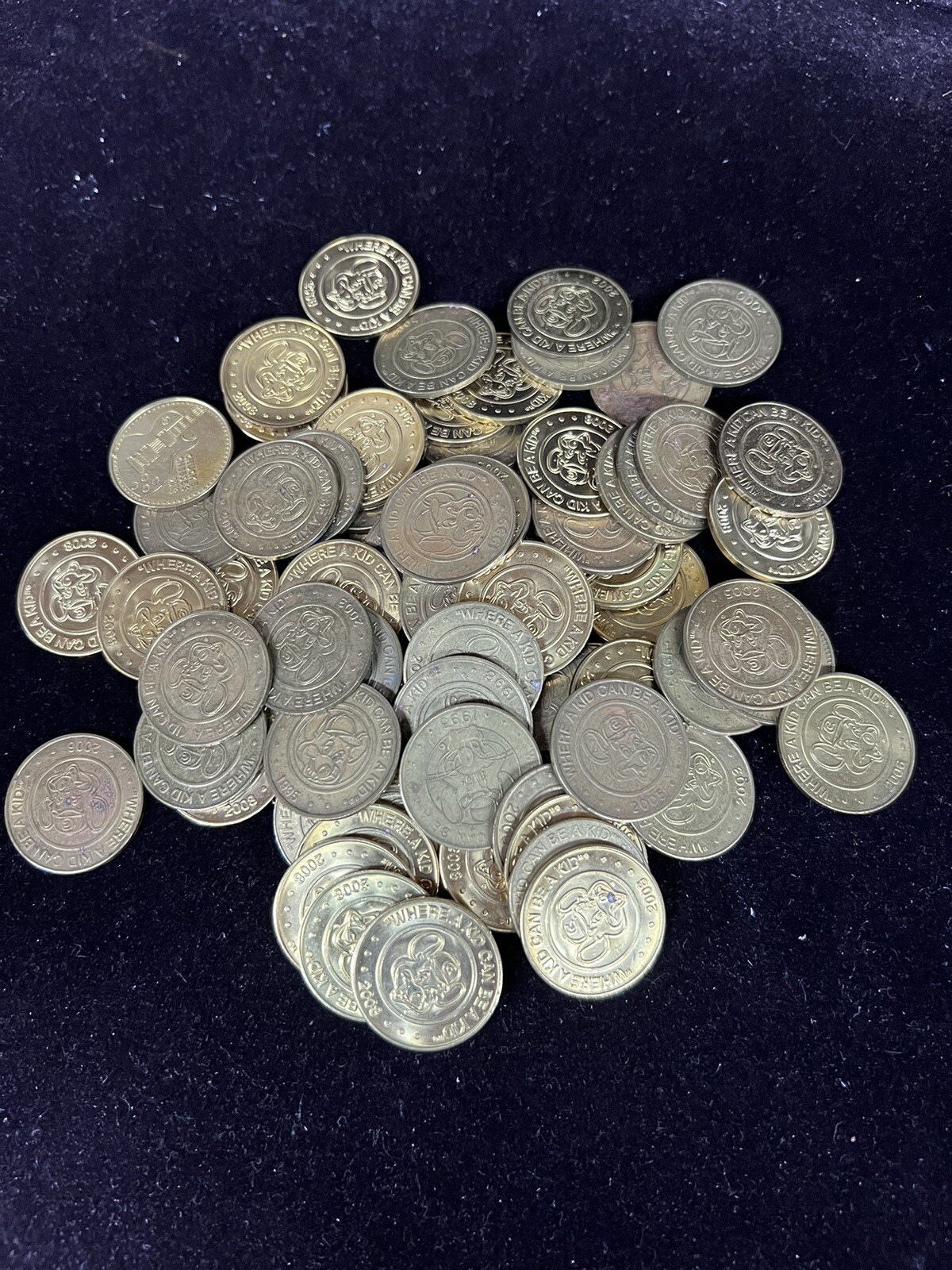 Chuck E Cheese Tokens Lot 70 pcs coins Random Years (mix Of 1990s-2013 ...