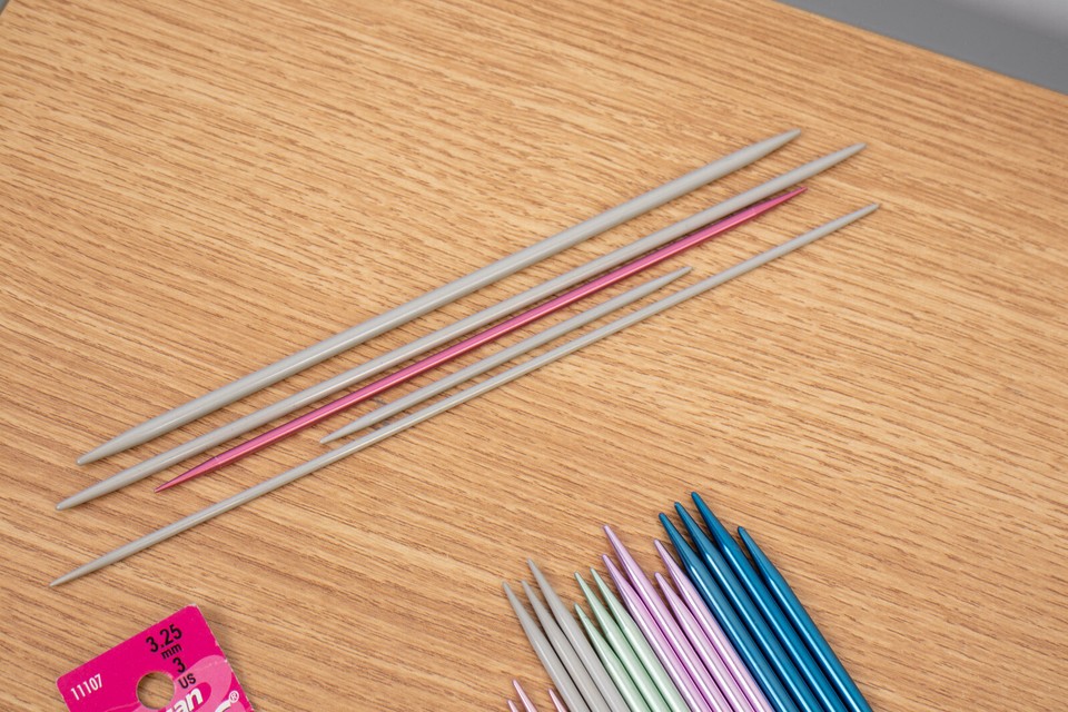 Lot of 12 Pairs Double Point Knitting Needles Sizes 3, 4, 5, 6, 7 Plus ...
