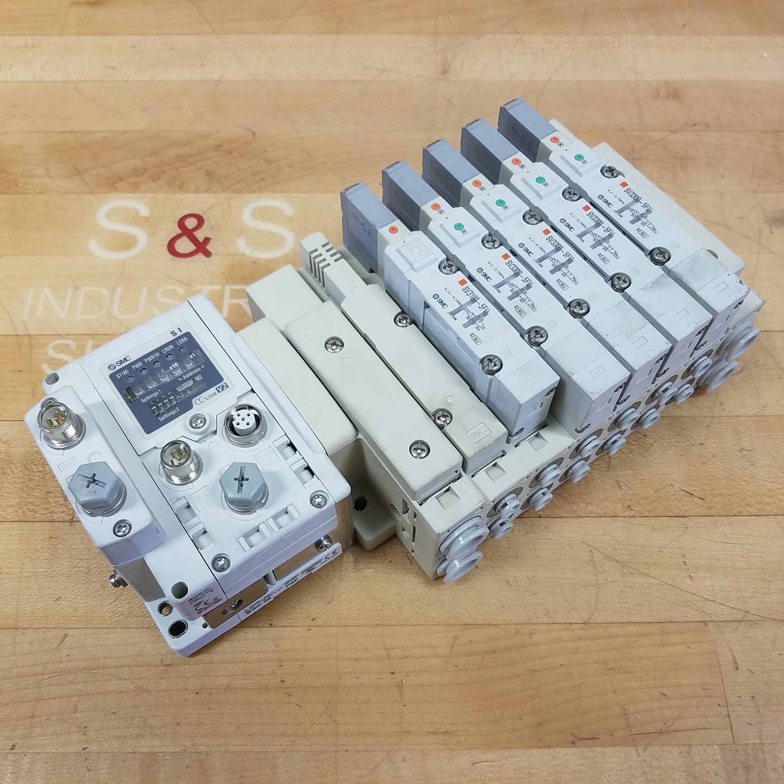 SMC 8 Port 5 Valve Assembly EX600-ED2, EX600-SMJ1, SV3100-5FU, SV3300 ...