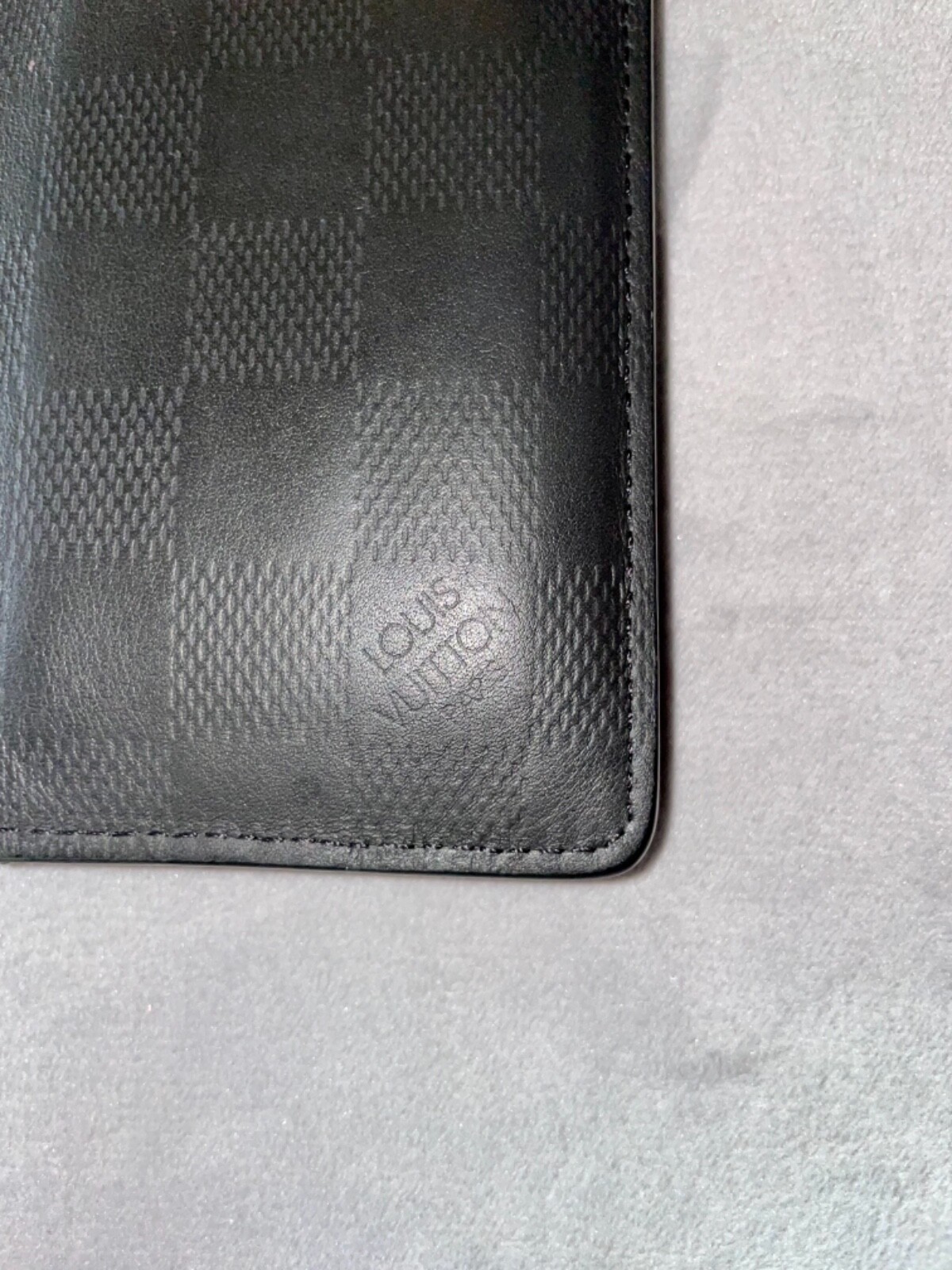 louis-vuitton mens wallet black leather - Gem