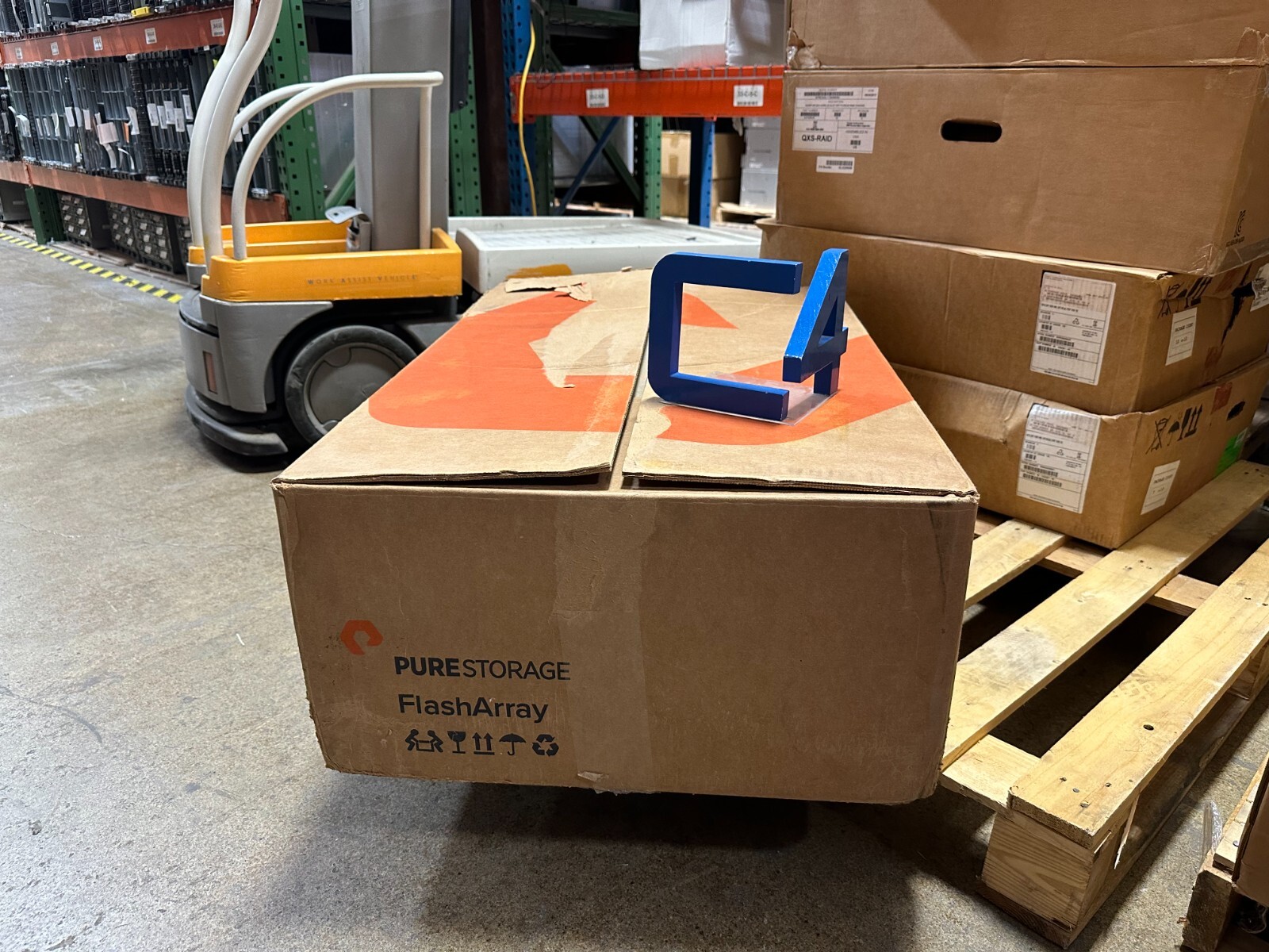 PURE STORAGE X50 R2 W/ QP FC, NO DRIVES, ETH MEZZ - FA-X50R2-FC-0TB ...