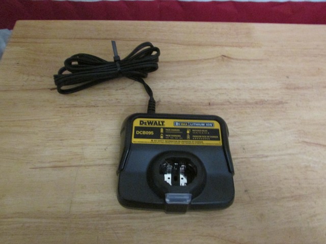DEWALT Dcb095 for Dcb080 8 Volt Lithium Ion Battery Charger (20680) for ...