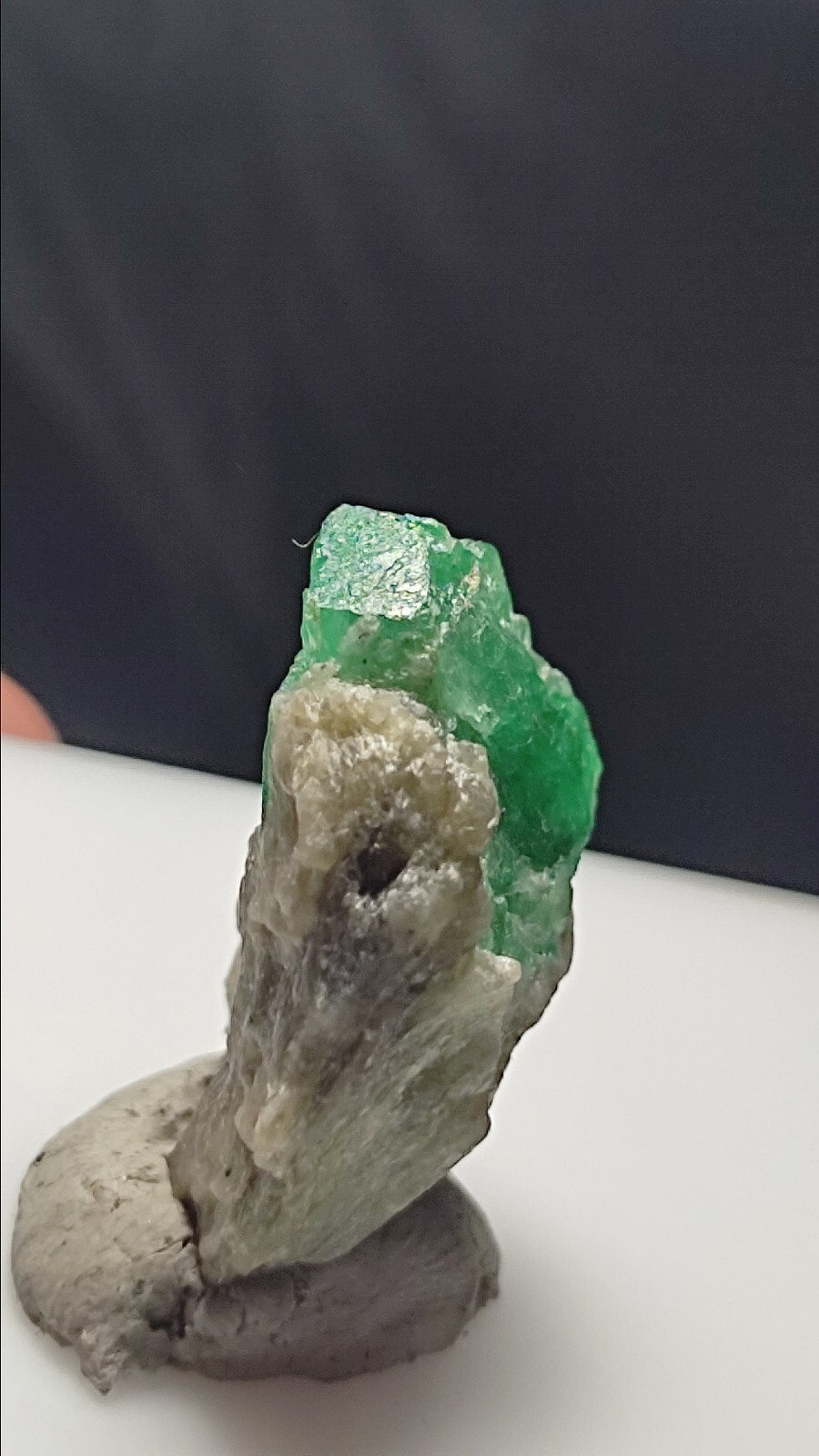 8gram Emerald crystal rough specimen collection peice from Swat Valley ...