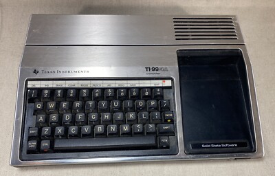 Vintage 1982 Texas Instruments Ti-99/4A Home Computer! Powers On, Clean ...