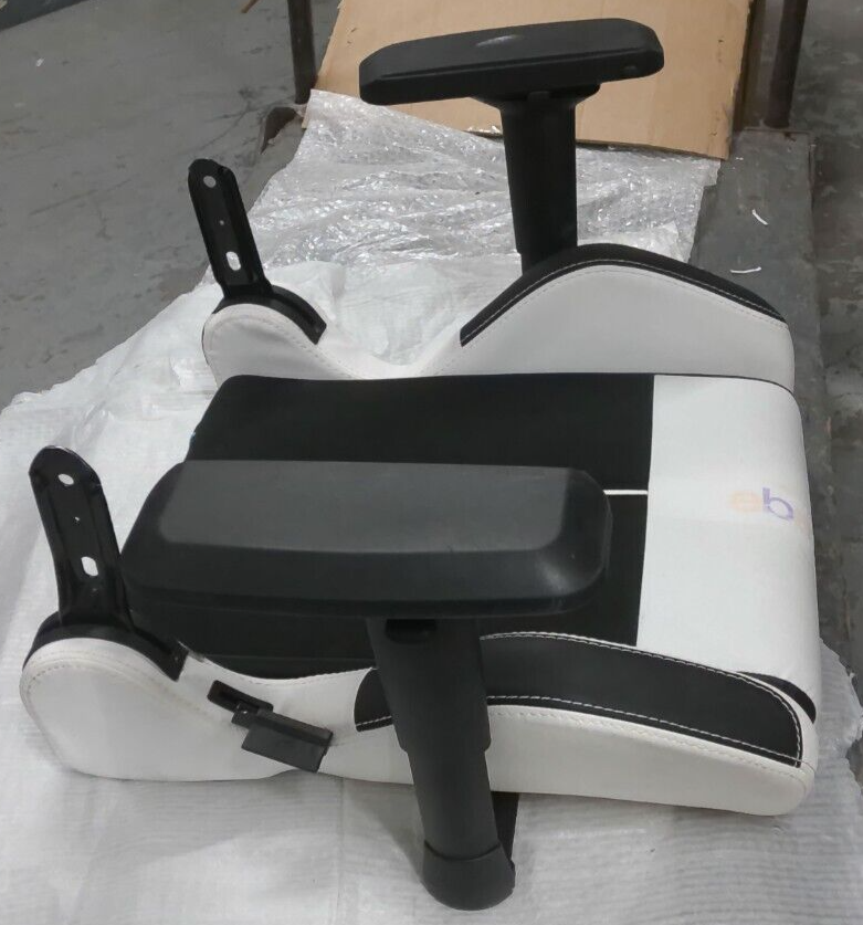 Alienware S5000 Gaming Swivel Chair - Black/White (Only includes the ...