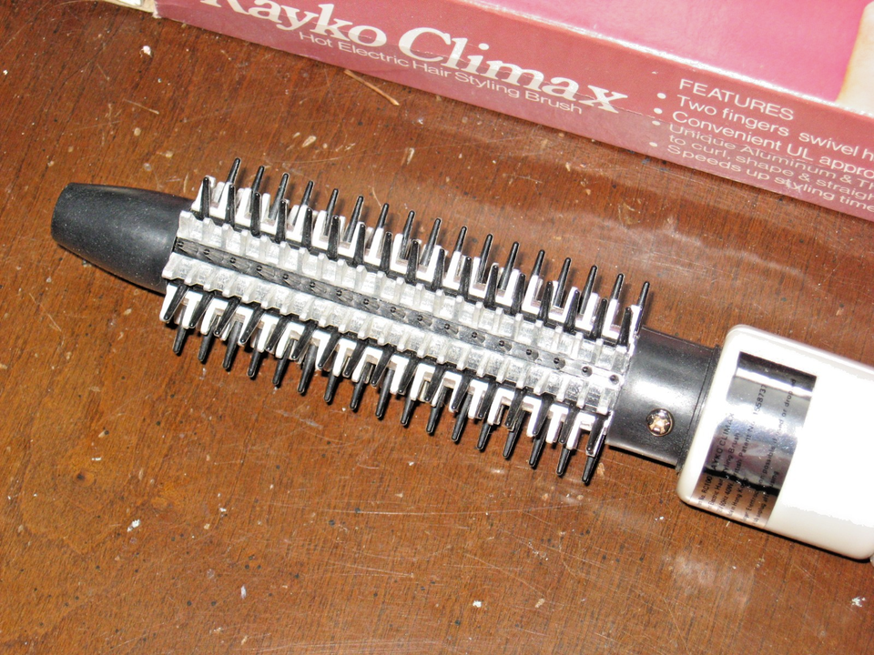 RAYKO Climax 34" HOT CURLING IRON BRUSH WITH METAL/PLASTIC COMBO ...