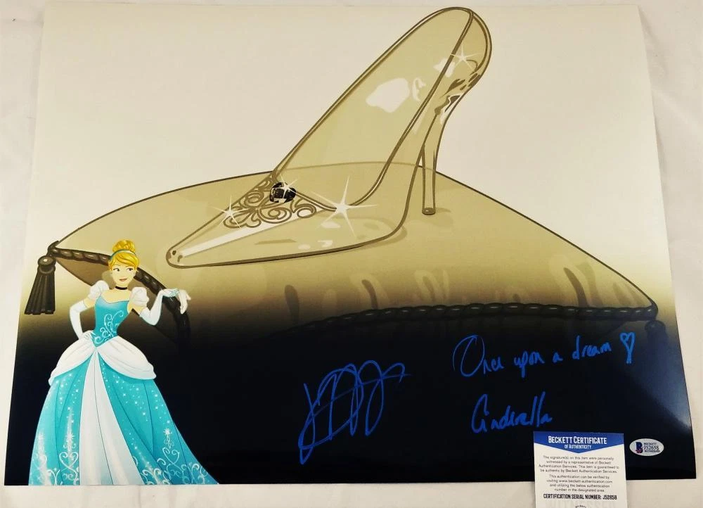 Jennifer Hale As Cinderella