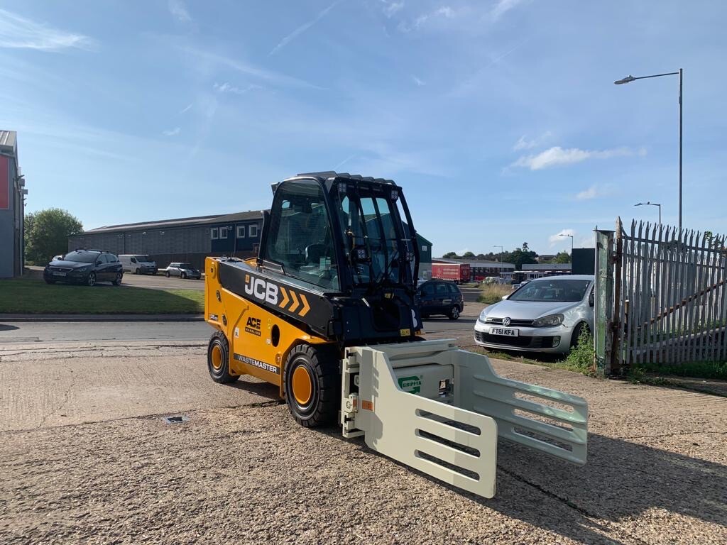 Brand New JCB TLT35-23D-2WD Diesel Teletruk Forklift With Bale Clamp ...