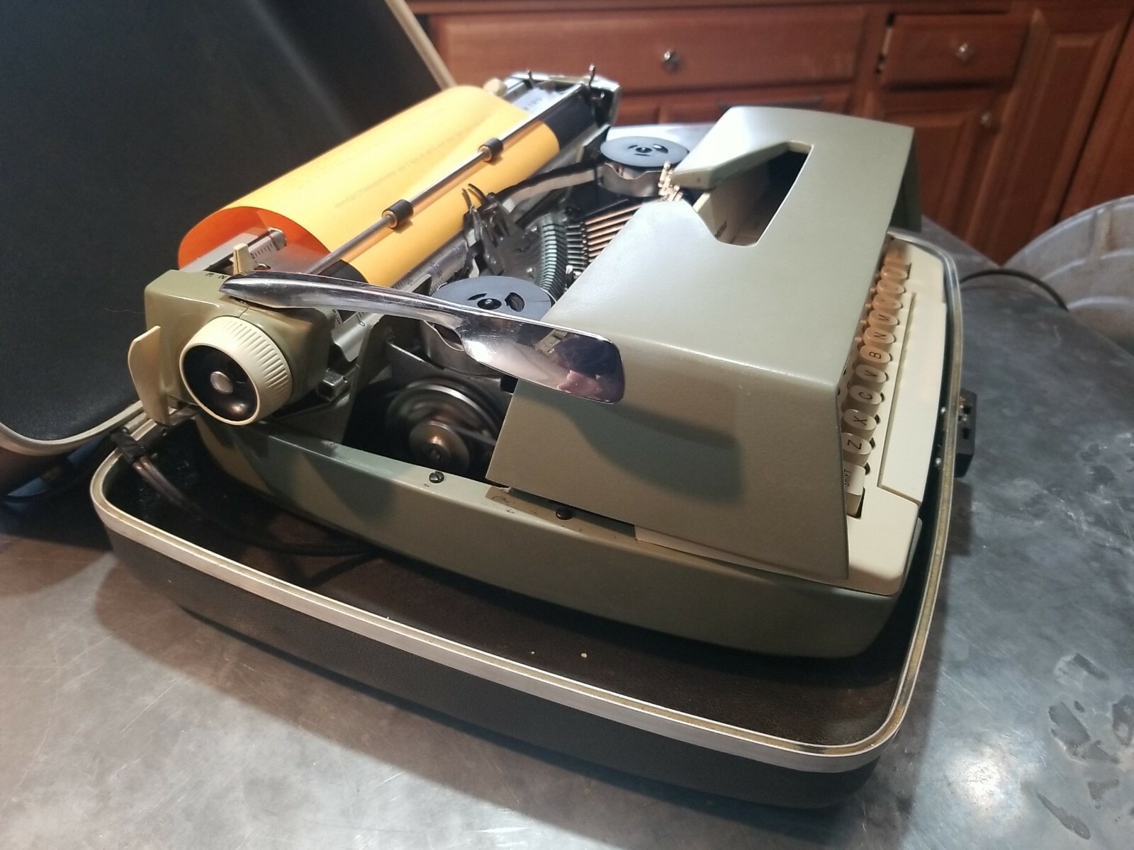 Vintage Smith Corona Electra 120 Electric Typewriter w/ Carrying Case ...