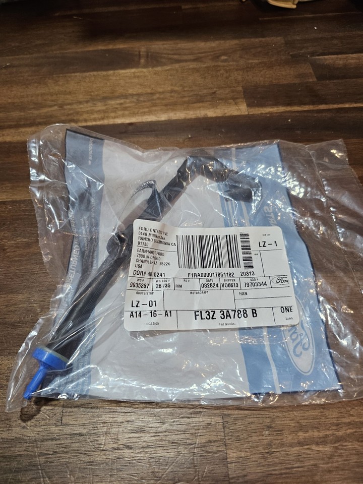 NEW OEM FL3Z-7A785-A / FL3Z3A788B FORD 4X4 VACUUM TUBE W/CHECKVALVE ...