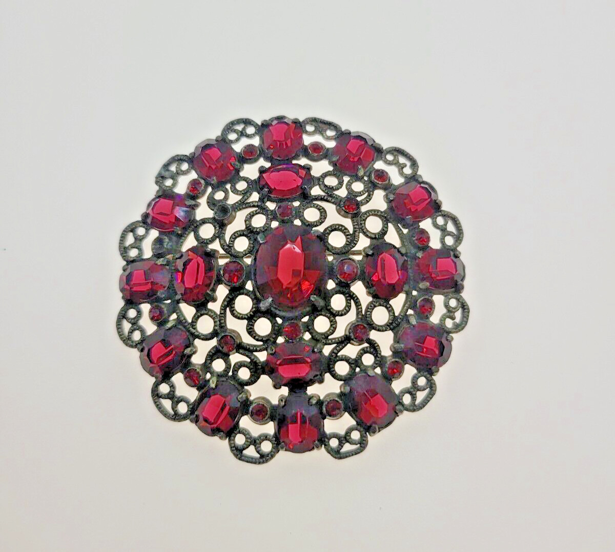 vintage brooch pin rhinestone unsigned red filigree - Gem