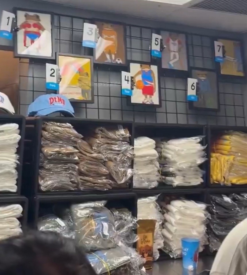 Bad Bunny Merch No Me Quiero IR de Aqui Residencia T-Shirt DTMF Choli ...