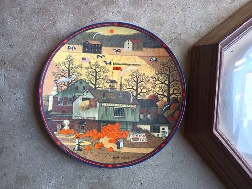 Lot Of Two 1993 Charles Wysocki's PEPPERCRICKET FARMS 8 1/4" with Wood ...