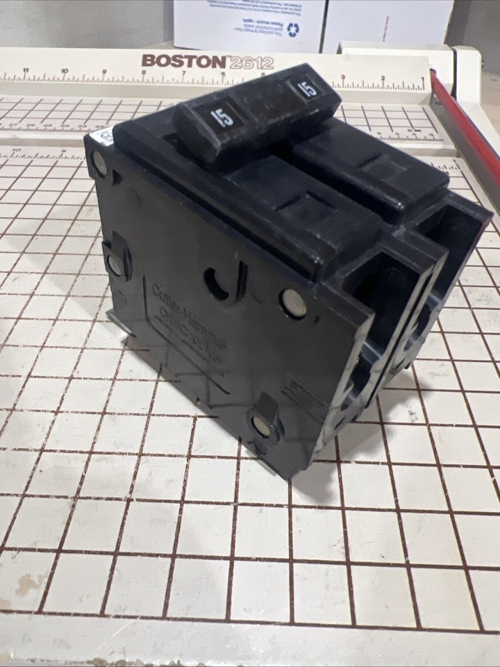 CUTLER HAMMER QUICKLAG BAB215 BOLT ON CIRCUIT BREAKER 15 AMP 2 POLE W ...