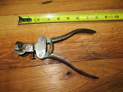 Vintage Saw Tooth Setter Set Swage Saw Crosscut Two man Antique Logging ...