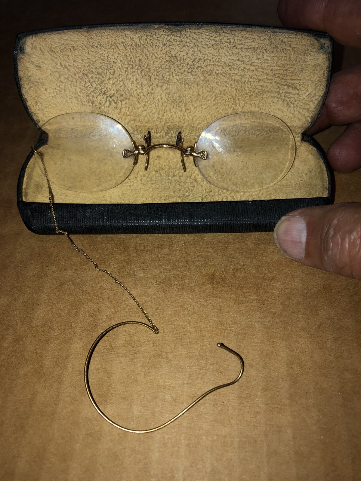 Rare Style antique spectacles and case - Gem