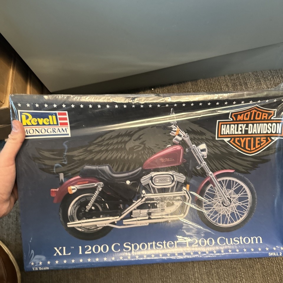 1997 REVELL HARLEY DAVIDSON SPORTSER 1200 CUSTOM MOTORCYCLE 1/8 MODEL ...