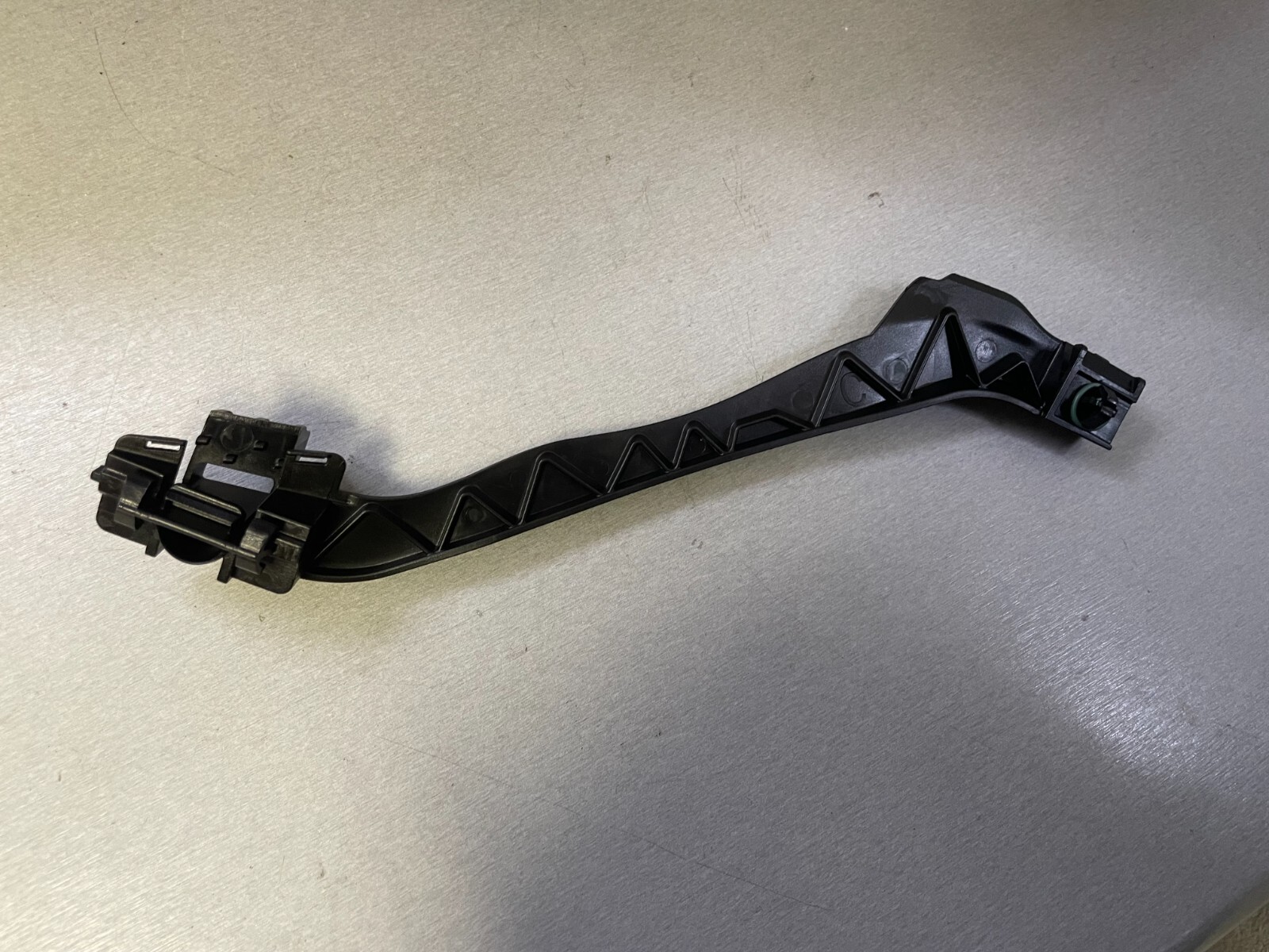 Mercedes C-Klasse W205 Befestigungsschiene Halter Schweller Rechts ...