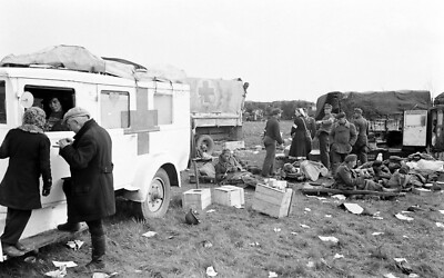 WW2 WWII Photo World War Two German Soldiers Prepare for Surrender ...
