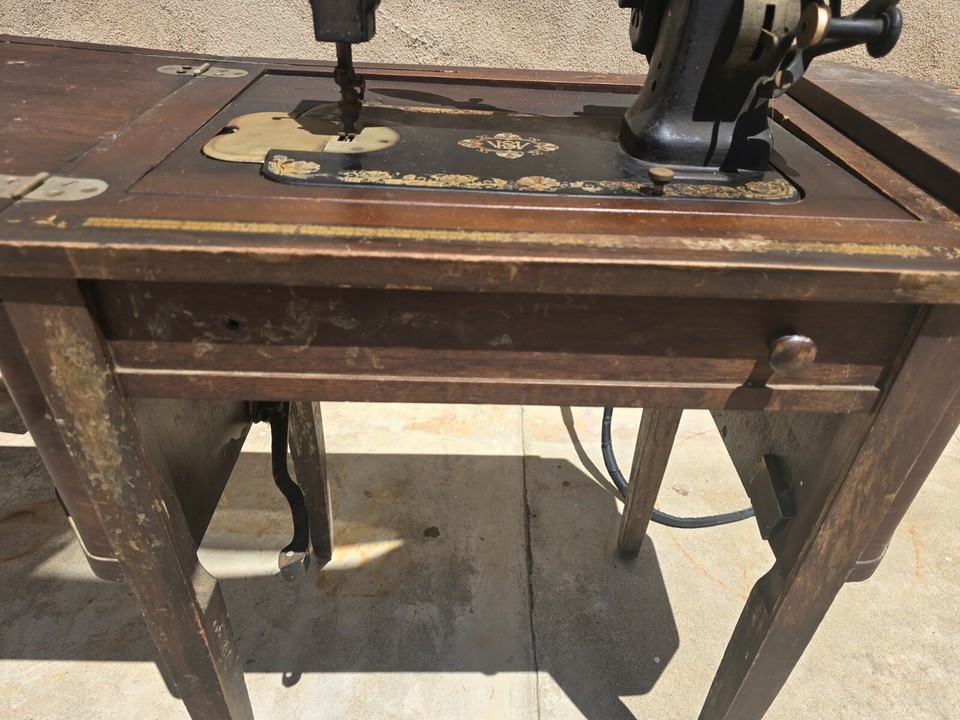 ANTIQUE WHITE ROTARY SEWING MACHINE IN Martha Washington CABINET | eBay