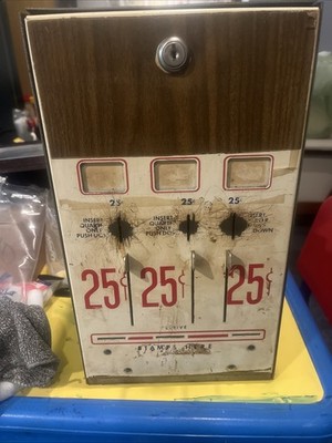 Vintage USPS US Mail Postage Stamp Machine Dispenser Coin 25/25/25 Cent ...