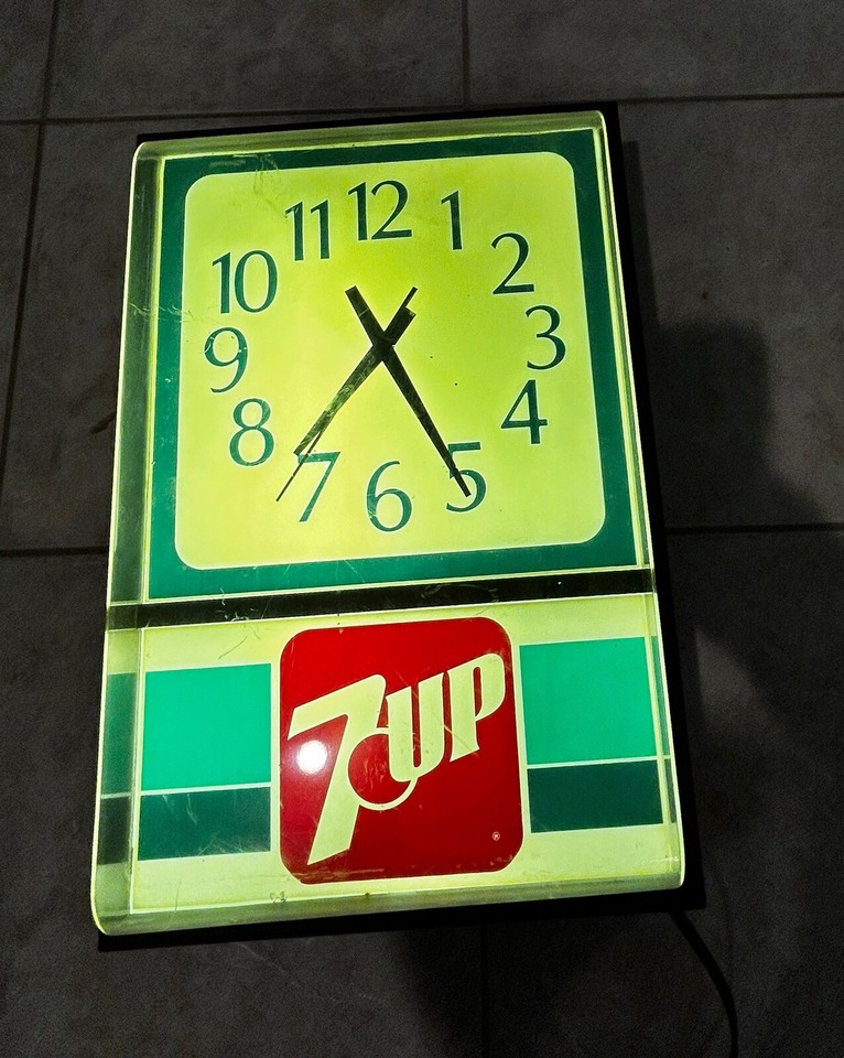 Vintage 7UP LIGHTED HANGING BAR WALL CLOCK 18x12 | eBay