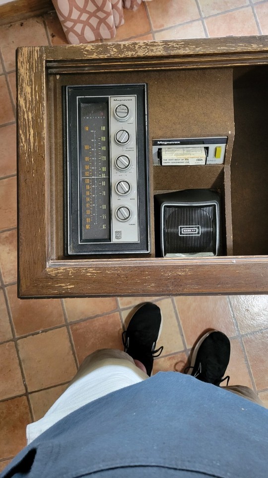 Antique Magnavox radio, record, and 8-track floor model stereo system ...