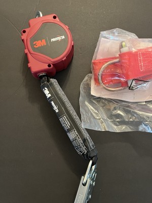 3M Protecta Self Retracting Safety Harness With Hardware And Paperwork ...