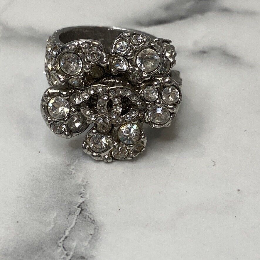 CHANEL 09V Vintage Crystal Logo CC Embellished Flower CHANEL 09V Vintage Crystal Logo CC Embellished Flower