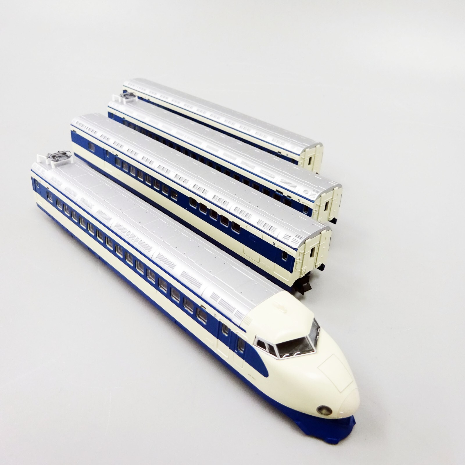 KATO N Gauge 10-453 0 Kei 2000 Series Shinkansen Basic 8-Car Set Train ...