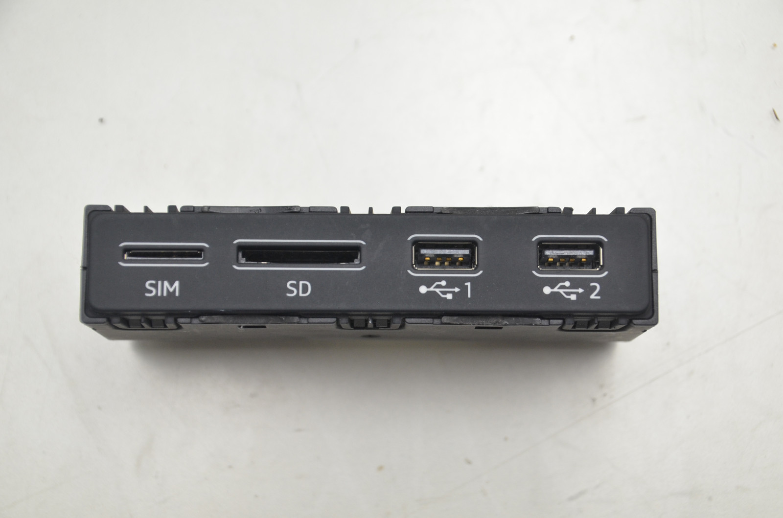 Audi A6 A7 4K A8 4N Q7 4M Q8 Anschluss externe Audioquelle USB SD SIM ...