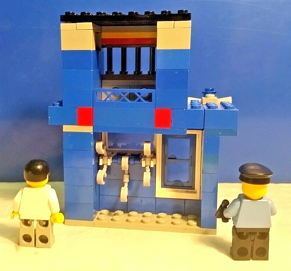 LOT of 82 LEGO pcs for a Police Station, Jail, Minifig Guard & Inmate ...