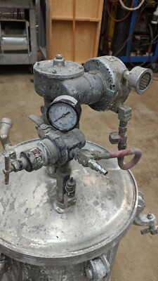 DevilBiss 10 Gallon PAINT PRESSURE POT TANK W. AGITATION LOCAL PICKUP N ...