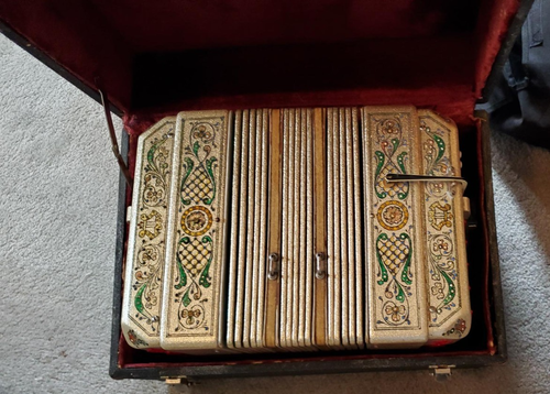 Star Concertina and case 102 Key 5 switch B flat box. | eBay