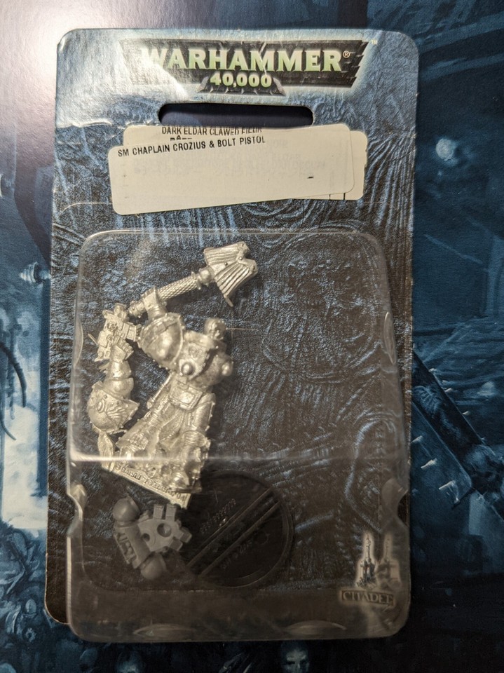 Warhammer 40K Space Marines Chaplain with crozius and bolt pistol Metal ...