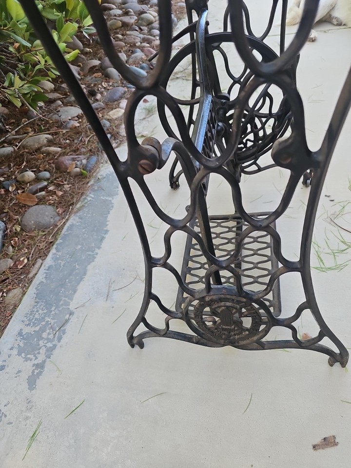 Singer Treadle Base 28" high 23" Wide 18.5" Deep | eBay