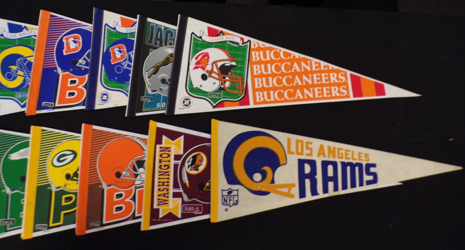 HUGE LOT VINTAGE FOOTBALL TEAM PENNANT WINCRAFT LOT OF 14 NFL FOOTBALL ...