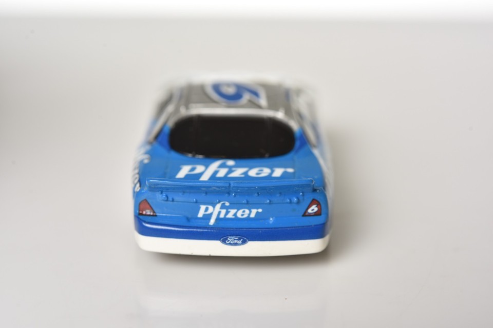 LIFE LIKE Slot Car - #6 PFIZER MARK MARTIN NASCAR | eBay