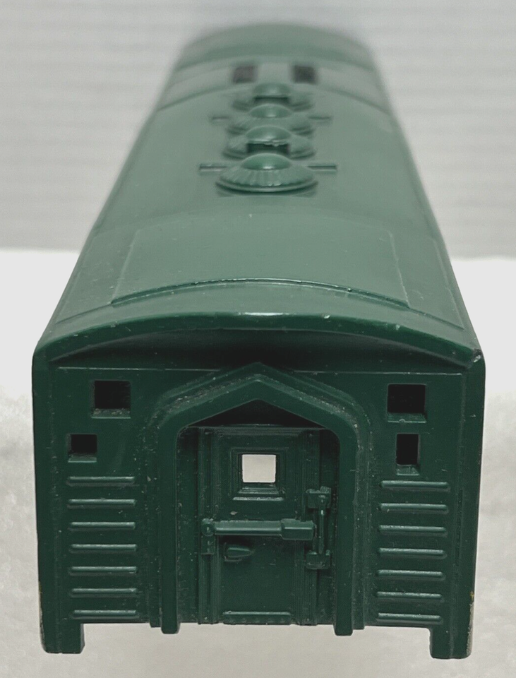 LIONEL O-GAUGE F3 SOUTHERN B-UNIT LOCOMOTIVE SHELL ONLY - REPAINTED | eBay