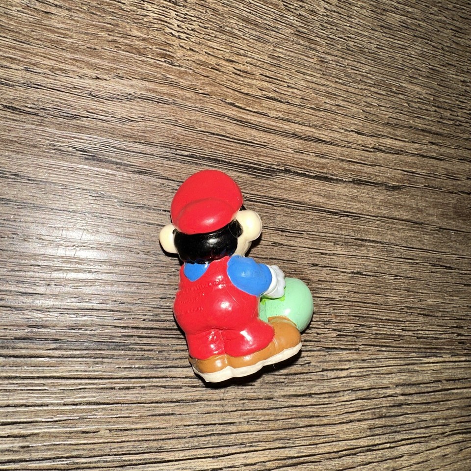 Super Mario Bros. Nintendo Mario w/ Vegetable Applause Toy Figure ...