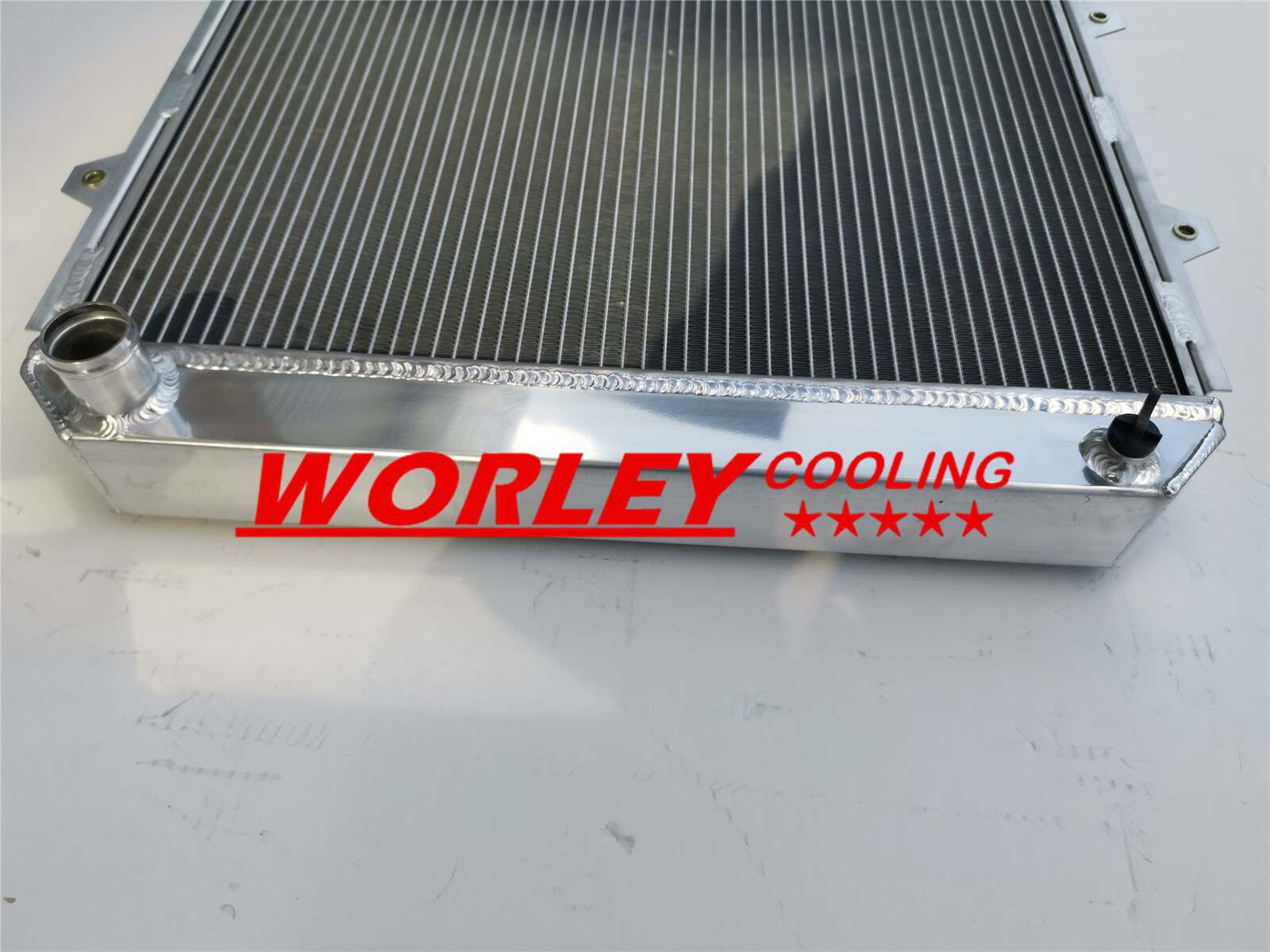 QLD-aluminum radiator for TOYOTA HILUX RN105 RN106 RN110 RN130 22R 2.4L ...