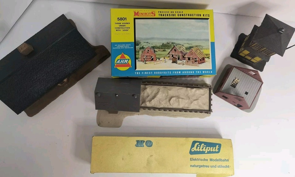 Vintage Model Railroad Set HO Train Set Tested Buildings Dual ...