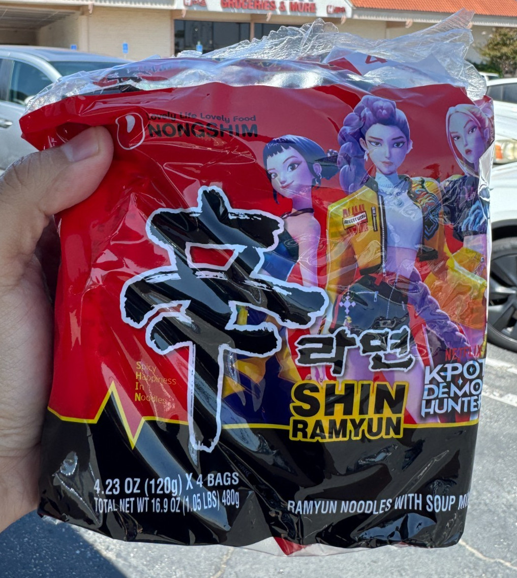 KPOP DEMON HUNTERS Korean Shin Ramyun Ramen 4 Pack Huntrix