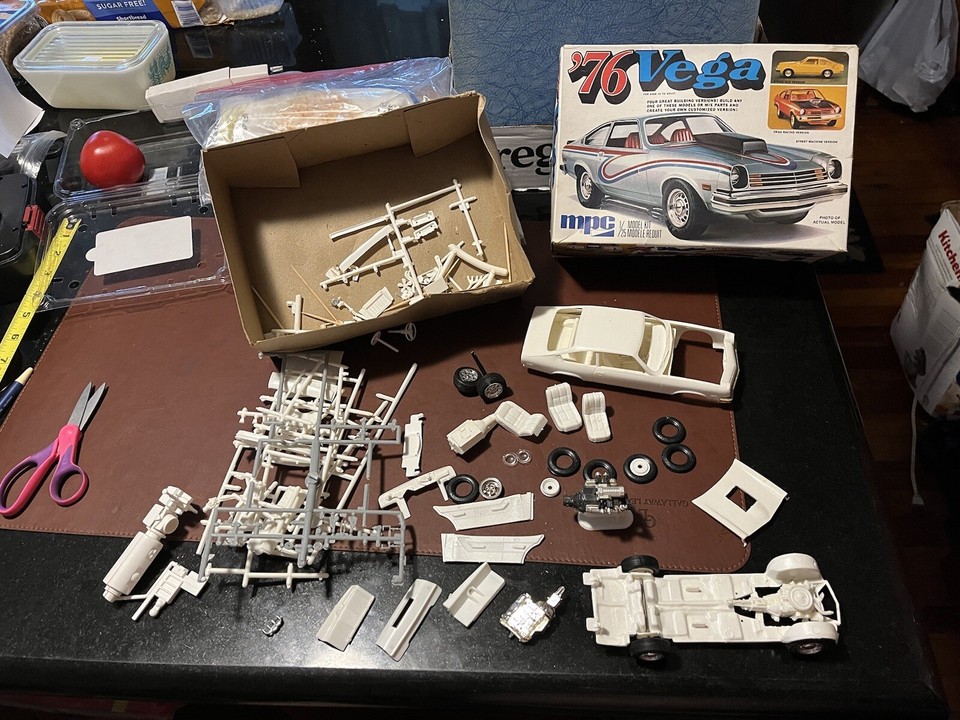 Vintage Mpc 1/25 - ‘76 Chevy Vega Model Kit RARE Also 5 Other Cars +all ...