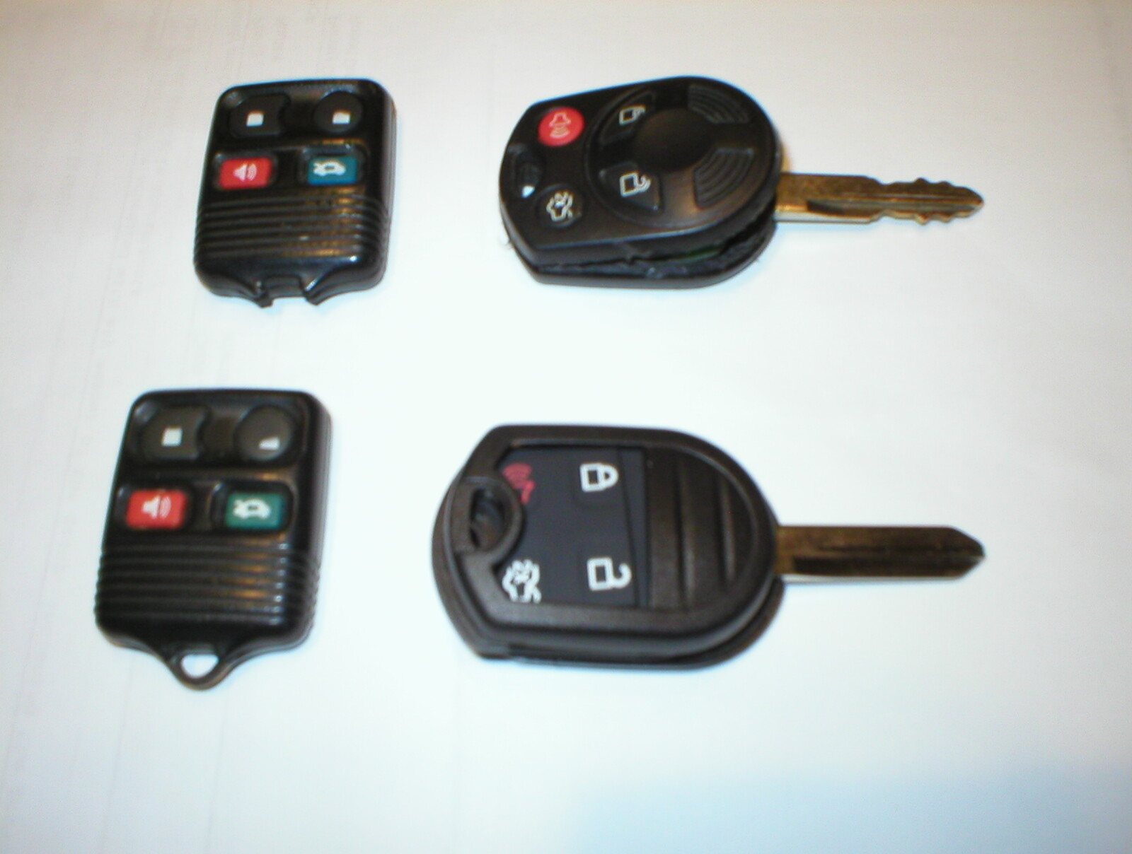 Lot of 2 Ford Key Fobs and 2 Keys for Parts or Fix | eBay