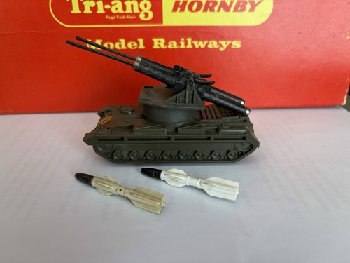 Triang Battlespace OO R673 Tank with rockets | eBay