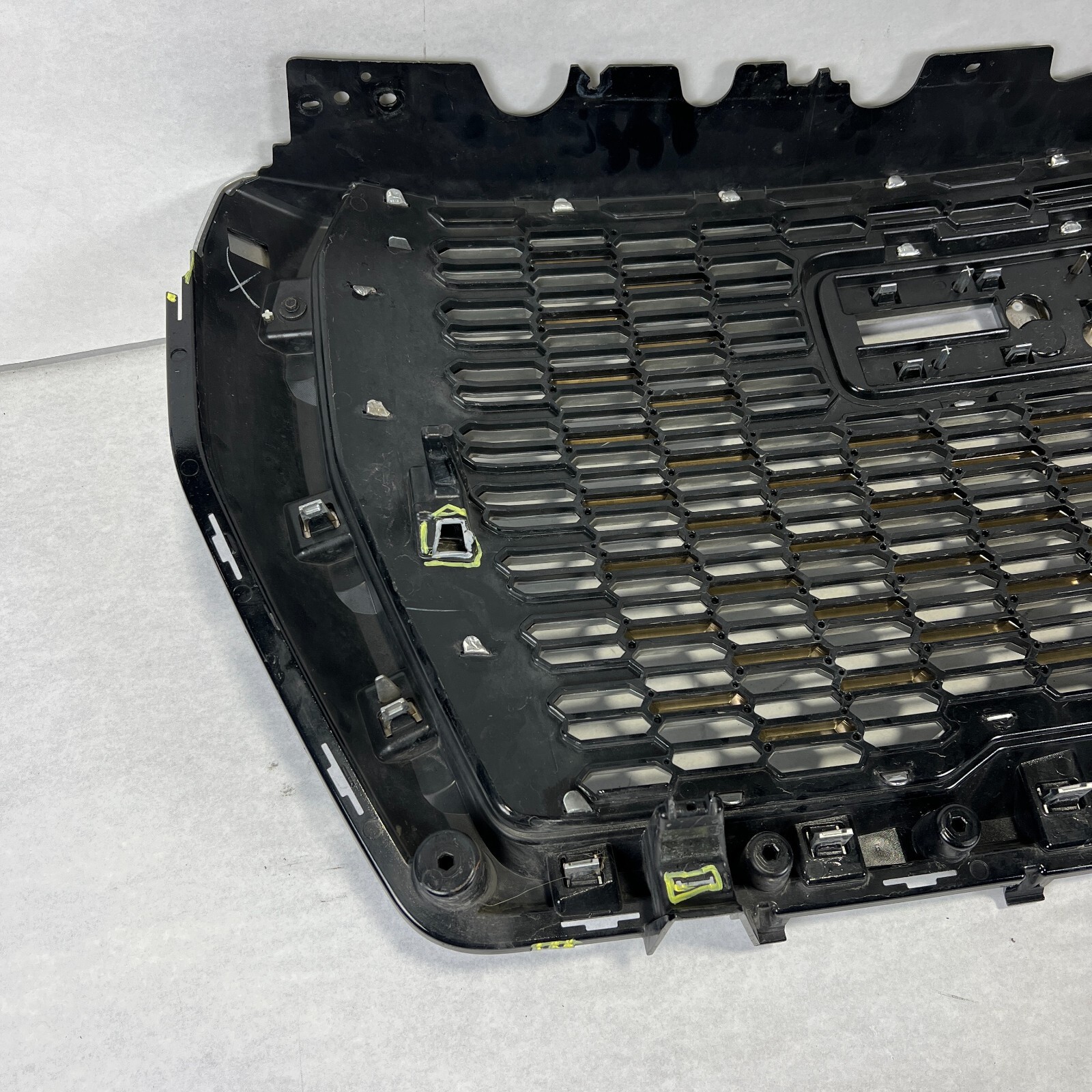 OEM 2021 2022 GMC Yukon Denali Front Grille Galvanized Silver w/ Emblem ...